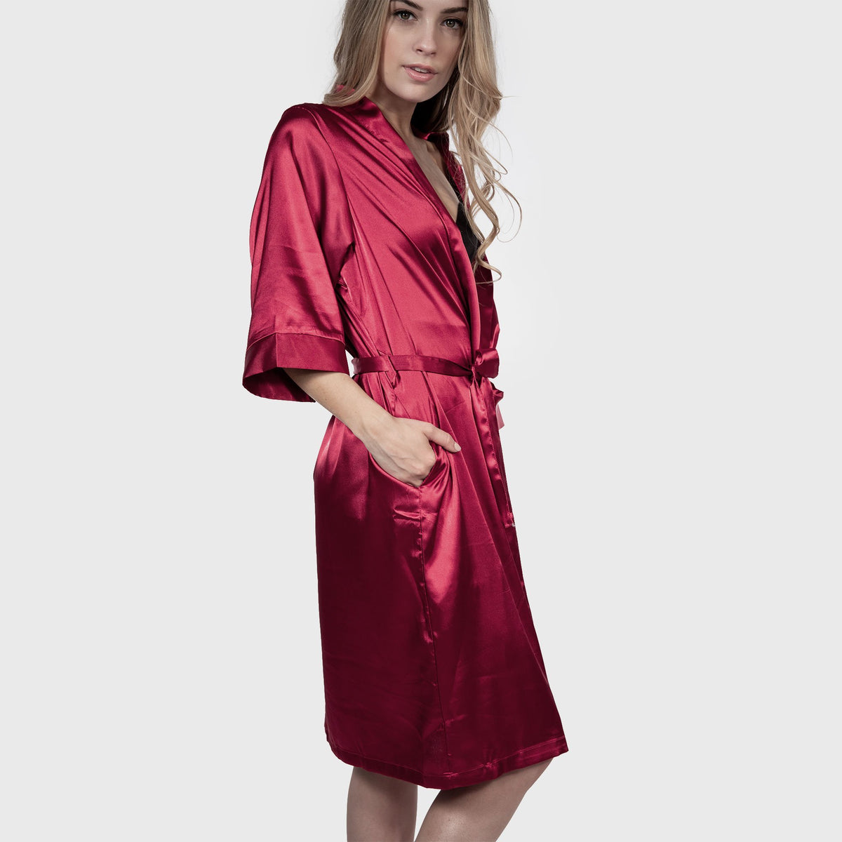 Satin Robe - Crimson | Sneaky Vaunt